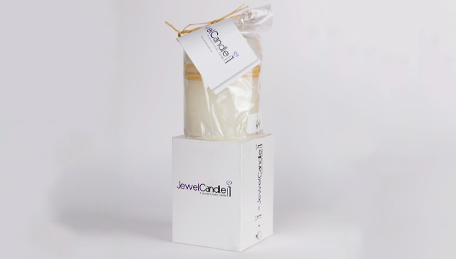 Jewel Candle Review - A Candle with a Surprise Gift