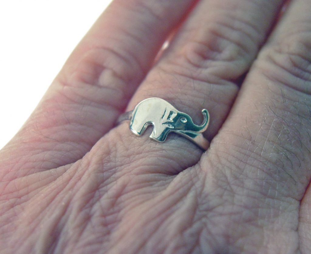 15 Insanely Adorable Elephant Gifts For People Who Love Elephants ...