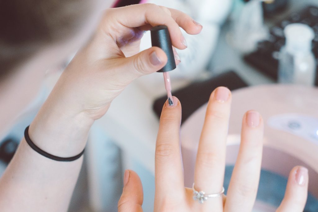 Shellac Nails DIY - Strikeapose